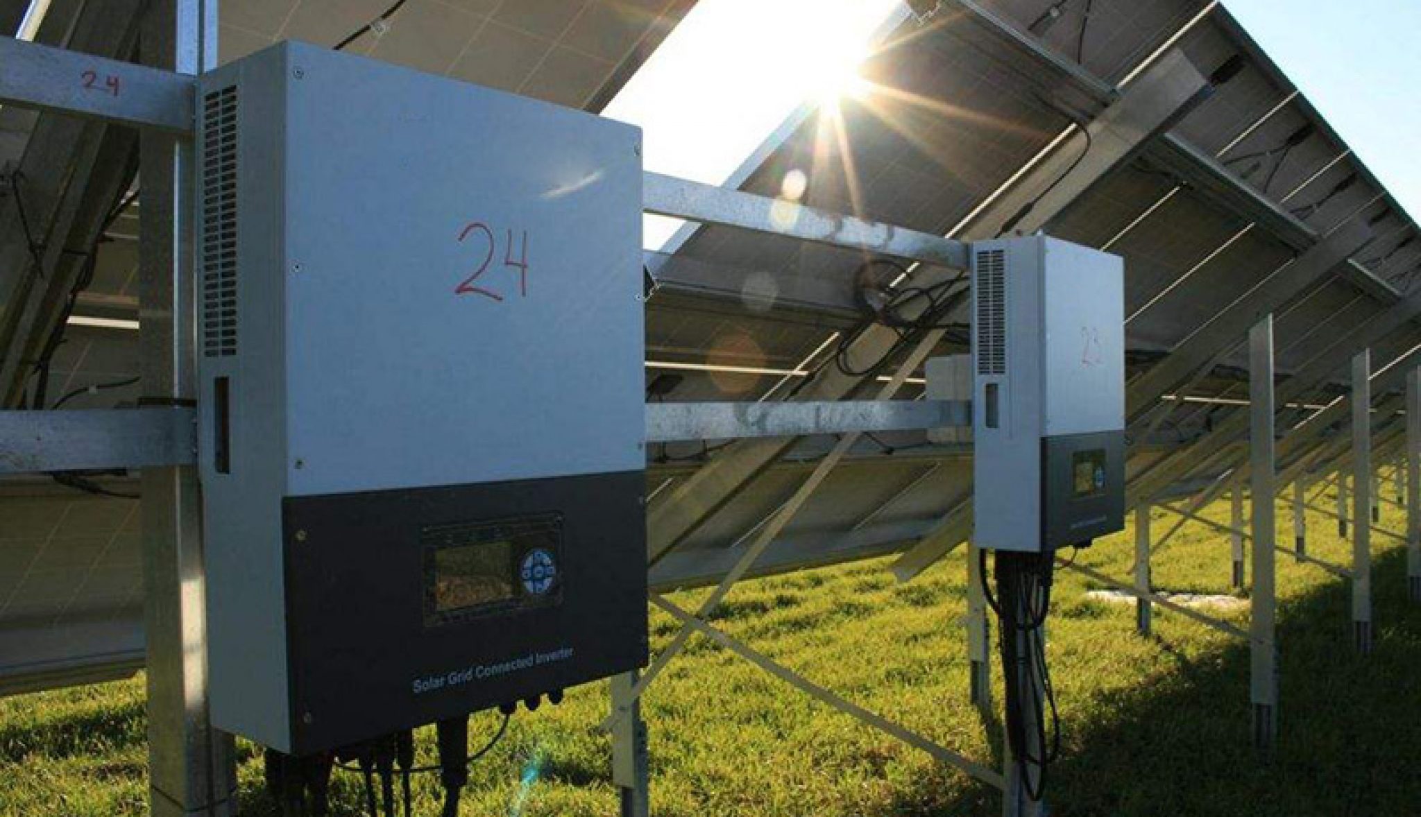 Hybrid Inverter Vs. Off-Grid Inverter (Which Is Best?) - Climatebiz