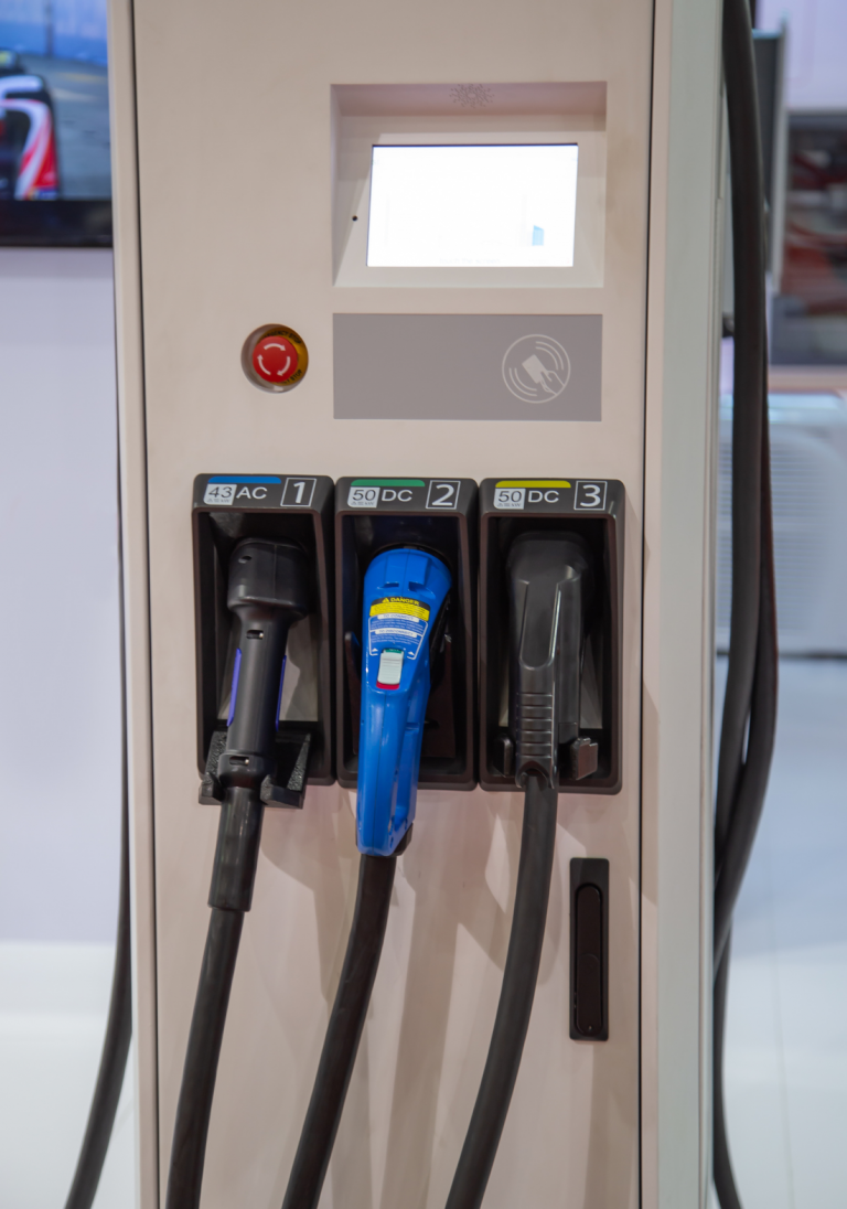 Charging An EV With Solar Panels - Climatebiz